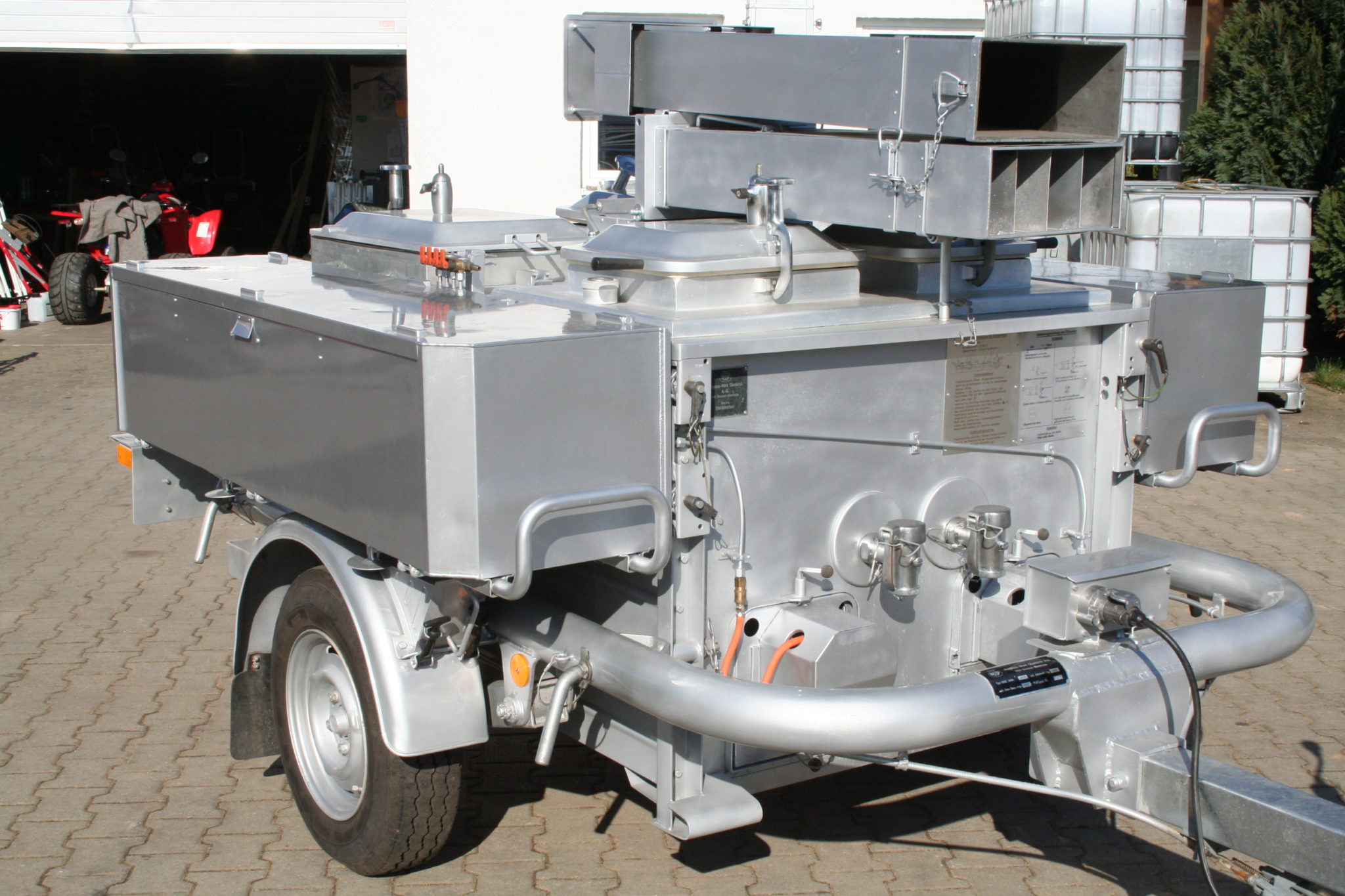 WELCOME IN THE WORLD OF MOBILE FIELD KITCHEN